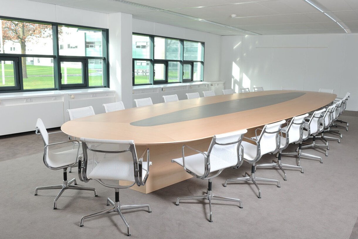 Castelijn Boardroom Tafel (B2B) - De Projectinrichter