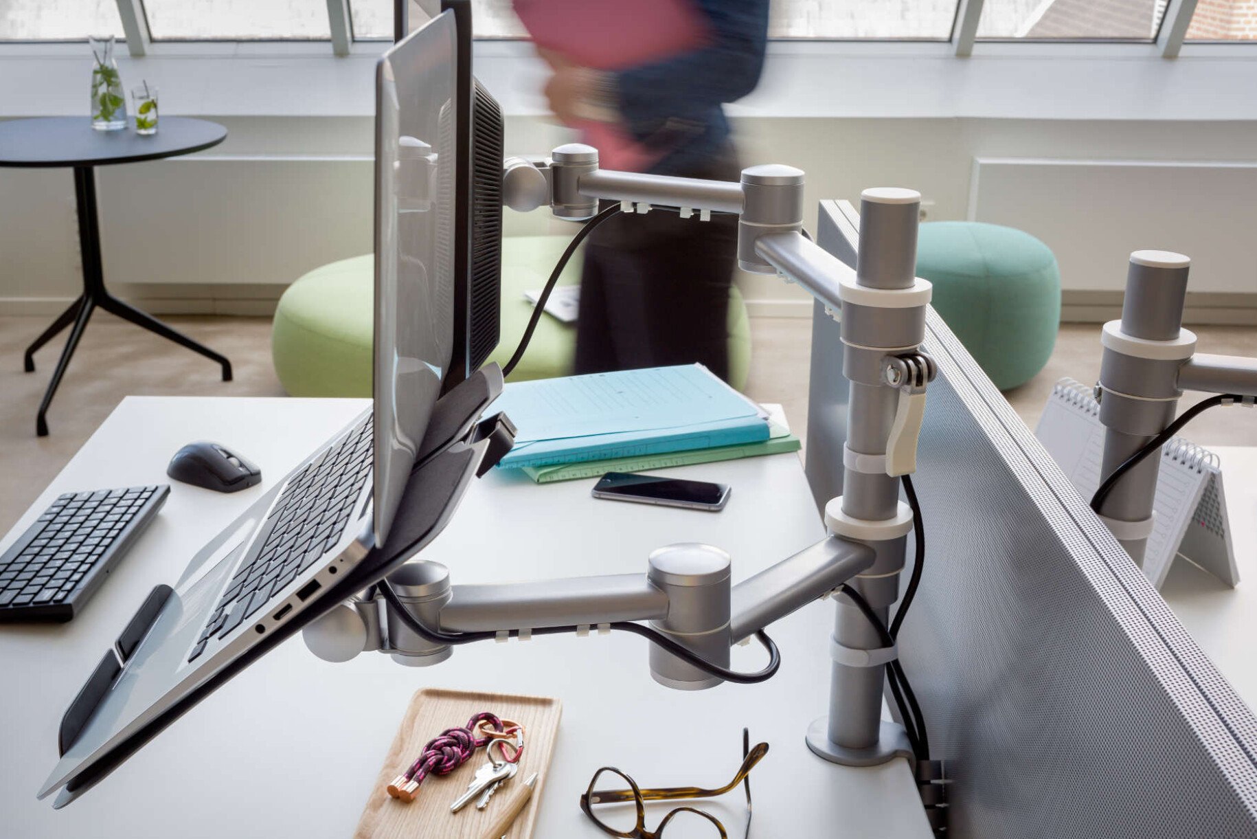 Dataflex Viewmate monitorarm en toolbar (B2B) - De Projectinrichter