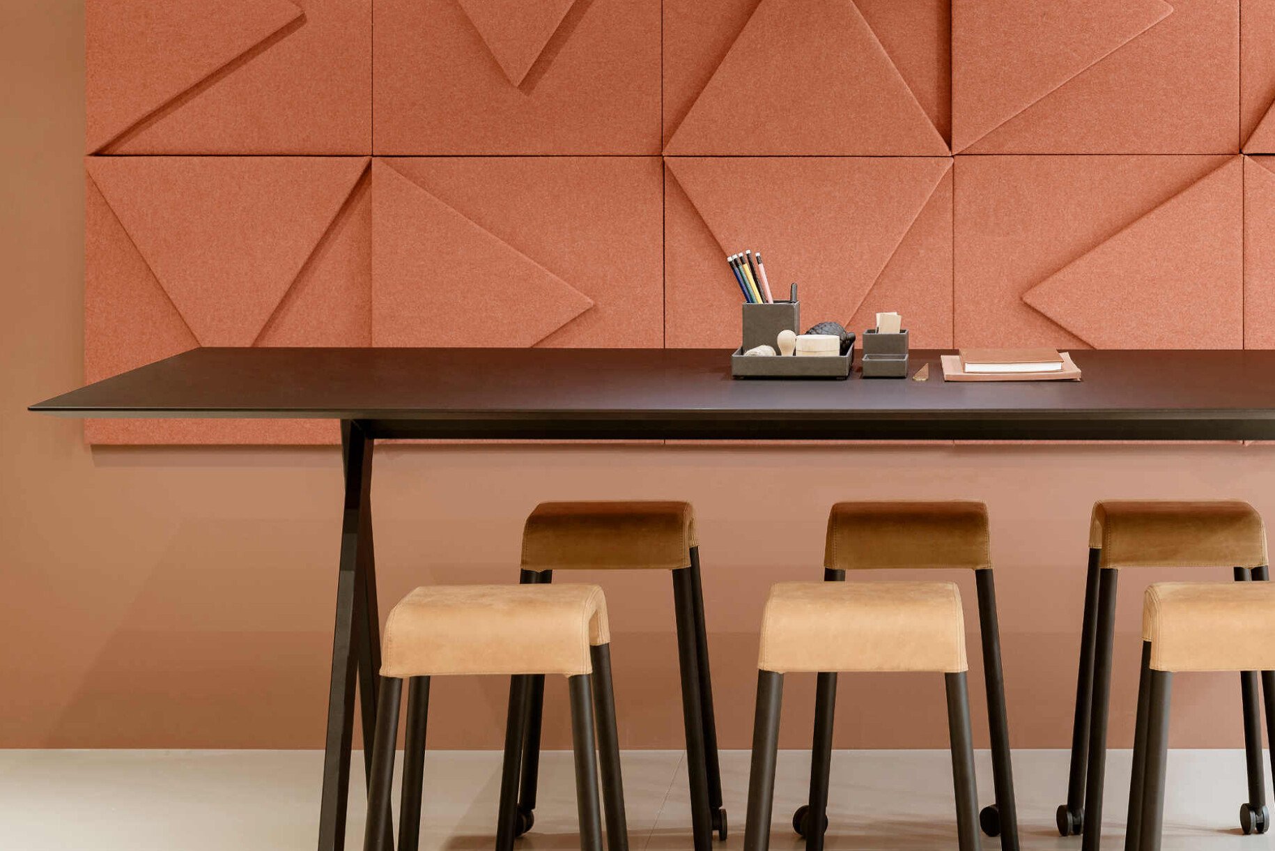 Johanson Peak Table (B2B) - De Projectinrichter