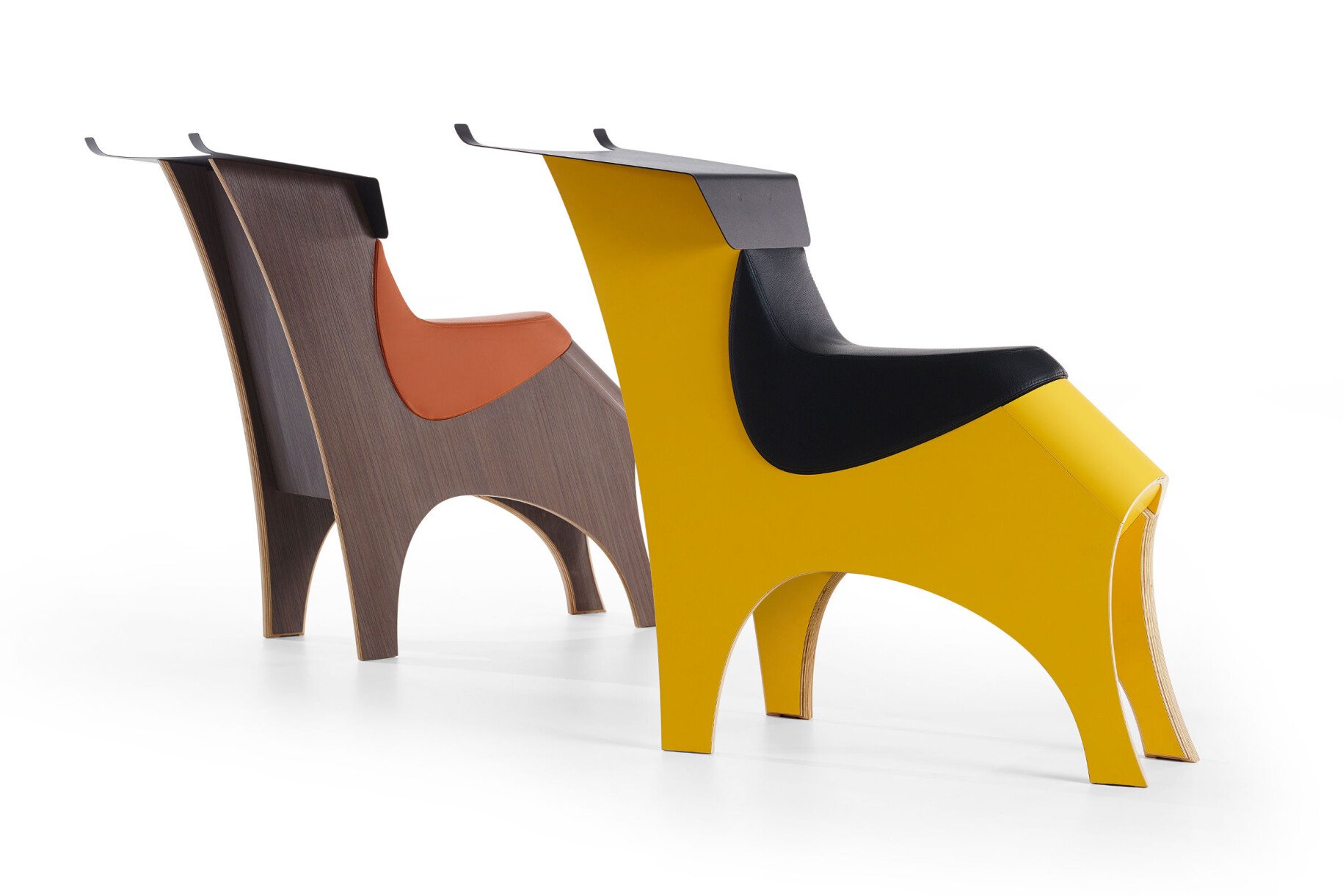 Lande Toro stoel met schrijfblad (B2B) - De Projectinrichter