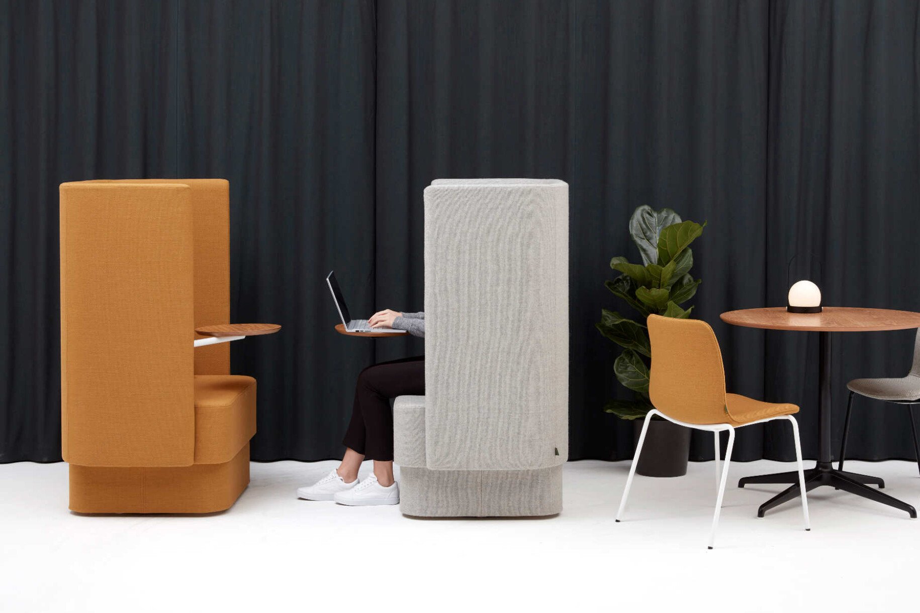 Naughtone Pullman Chair - De Projectinrichter