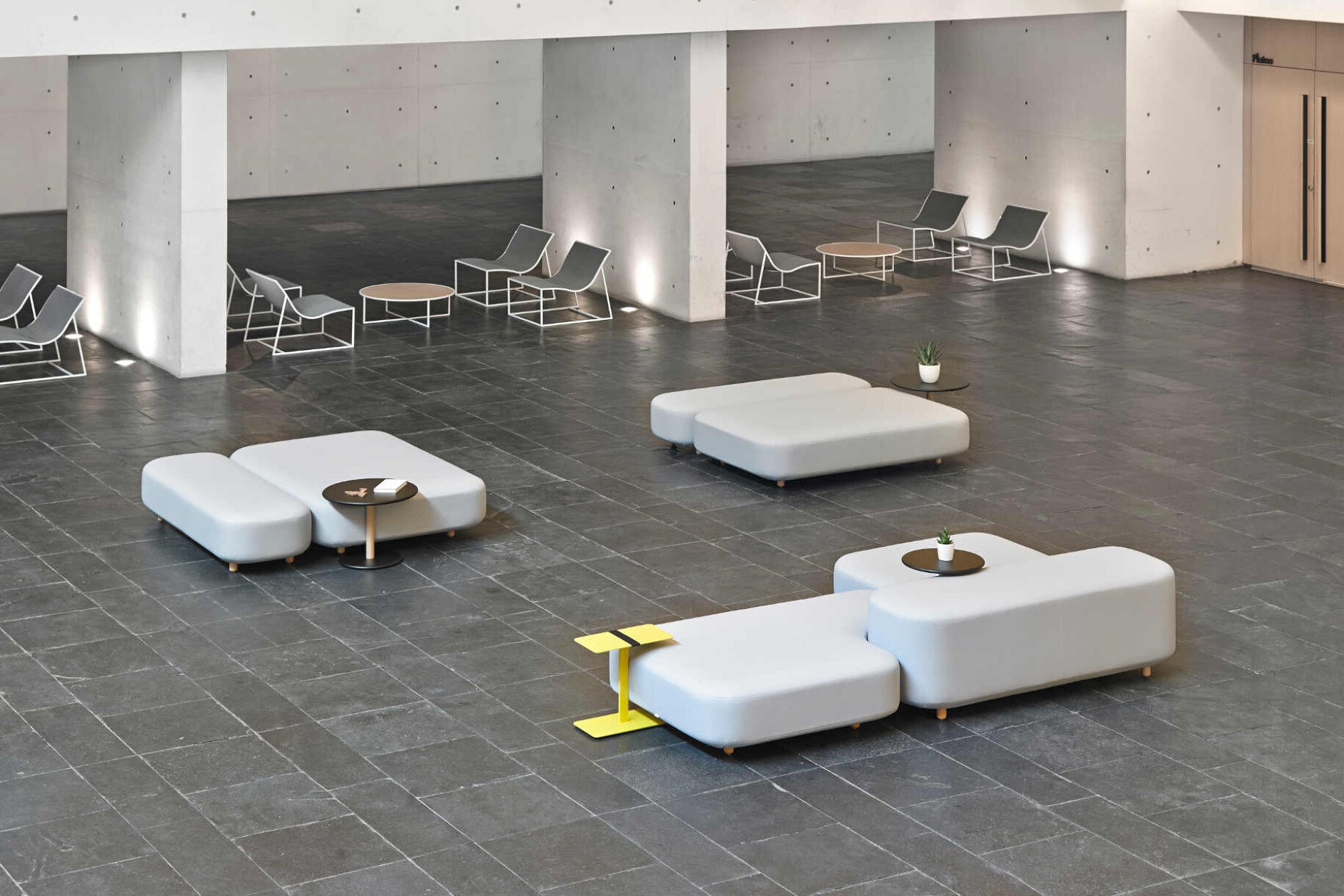 Viccarbe Common Bench modulaire bank - De Projectinrichter