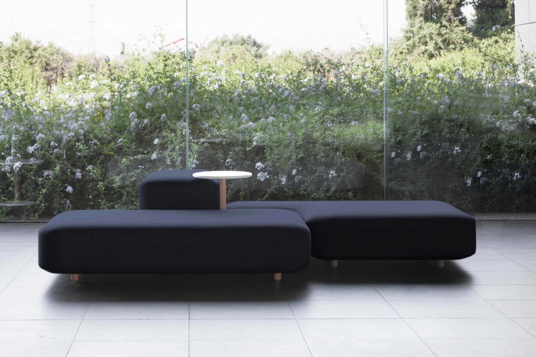 Viccarbe Common Bench modulaire bank - De Projectinrichter