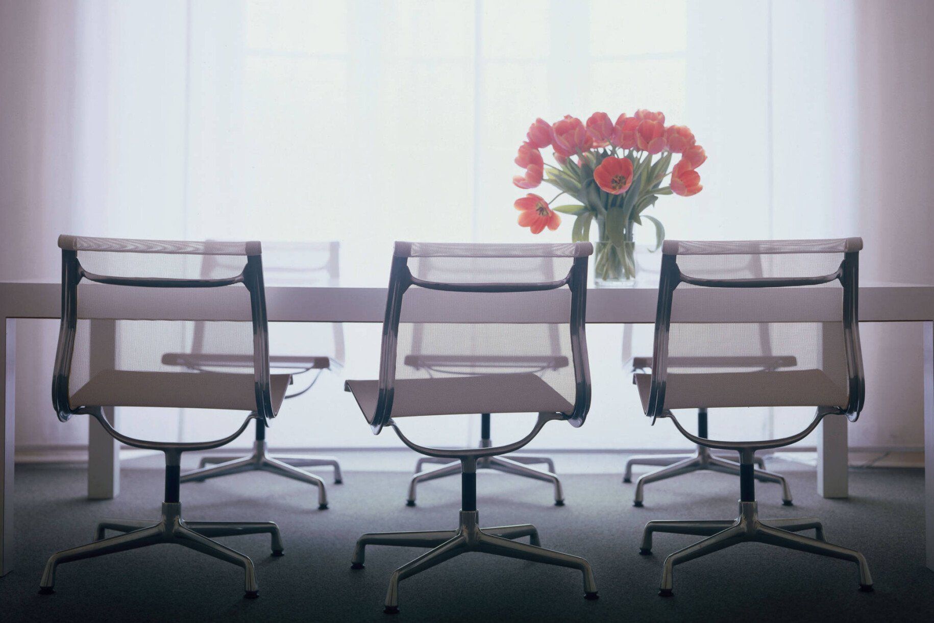 Vitra EA 105 | Aluminium Group vergaderstoel (B2B) - De Projectinrichter